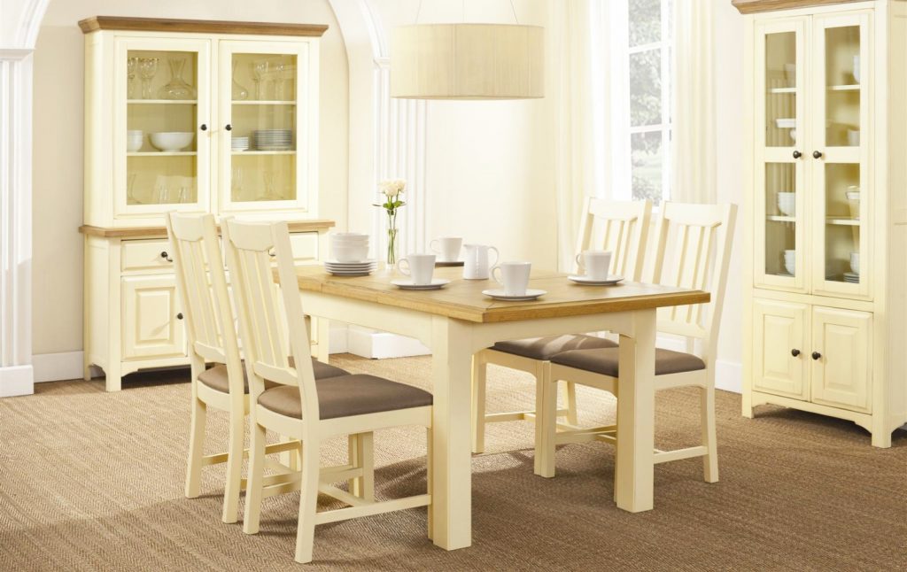 Three Good Reasons to Choose Oak Furniture to Beautify Your House
