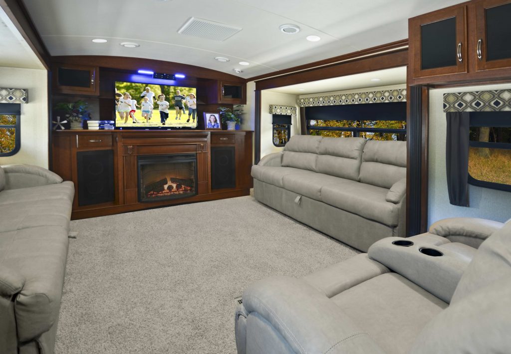 Fifth Wheel Campers with Front Living Rooms