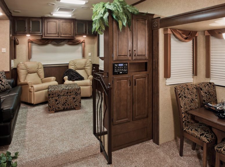 Fifth Wheel Campers with Front Living Rooms